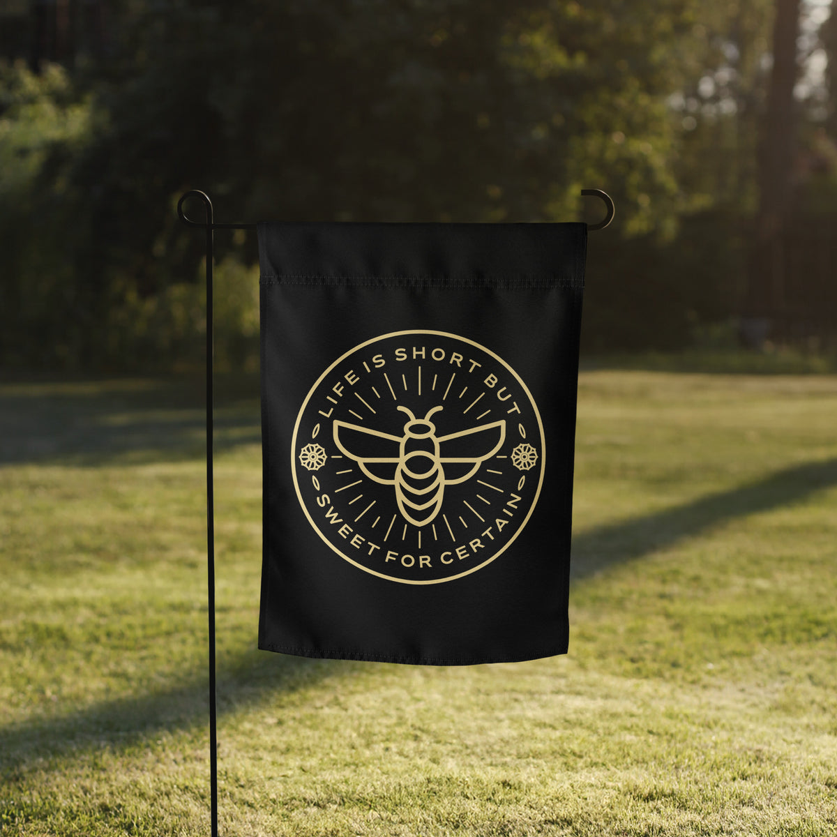 Bee - Garden Flag – Gorge Crew